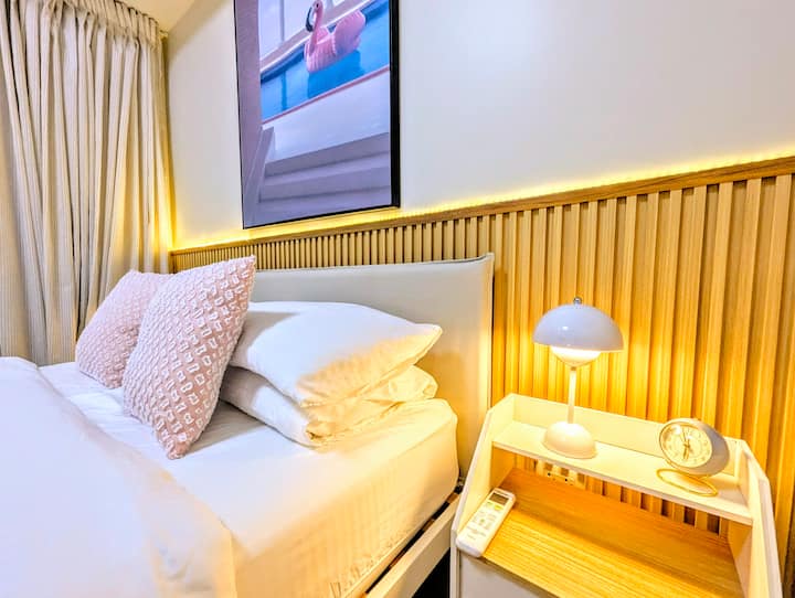 1br Near Bgc & Venice Grand Canal | Balcony|washer - Taguig