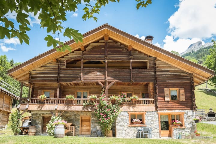 Chalet La Gutary, Ferme De Charme Rénovée - Manigod