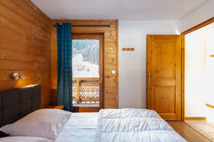 N3 Face Télécabine Du Linga
4/6 - Châtel
