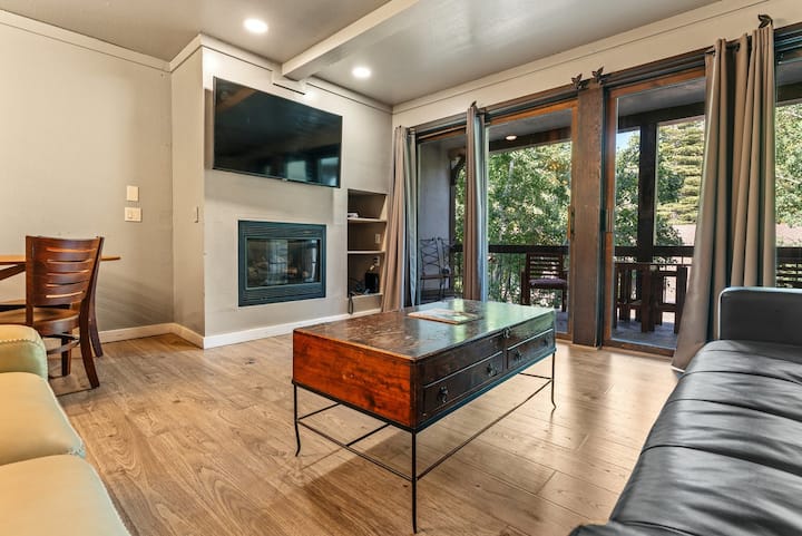Palisades Tahoe Condo Retreat - Tahoe City, CA