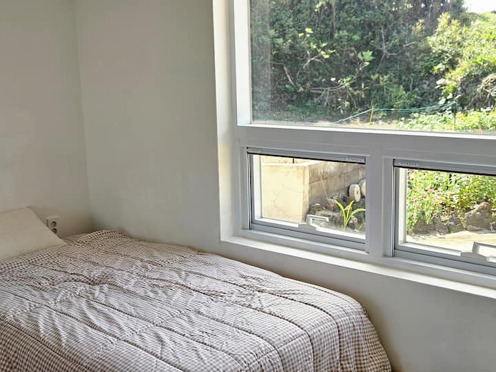 오픈할인)제주시 구좌읍 해수욕장 도보3분 평대 세화해수욕장 /공항40분/ 바베큐 /한달살기 - Jeju-si