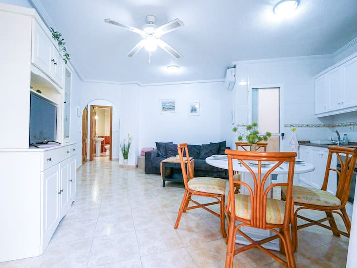 Bright & Elegant Apartment, Pool View, 900 M Sea - Torrevieja
