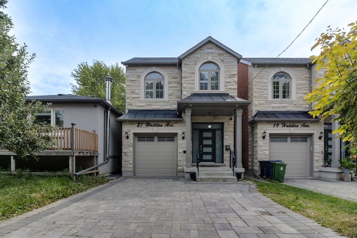 Custom Build House - 25 Minutes To Downtown - Toronto