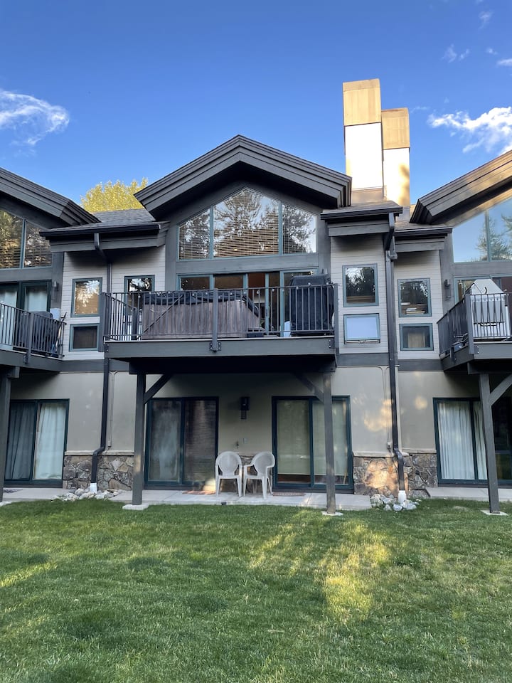 Local Fav! Walk To Slopes And Town! - Breckenridge, CO