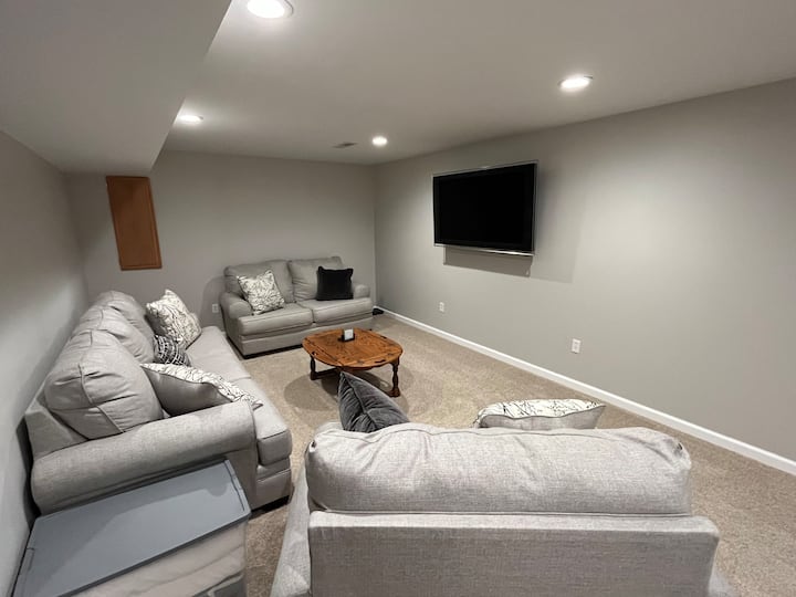 Renovated Family Home - 5 Acres - Hunnewell Lake, MO