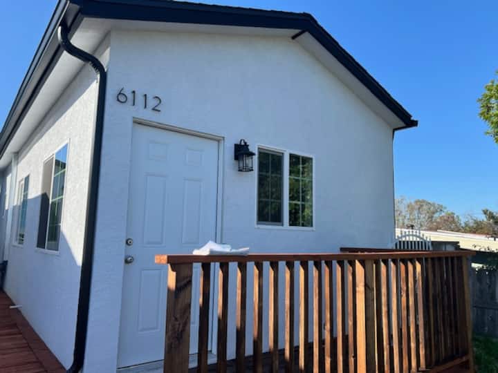 New 2 Beds-2 Baths In Sdsu Areas - La Mesa