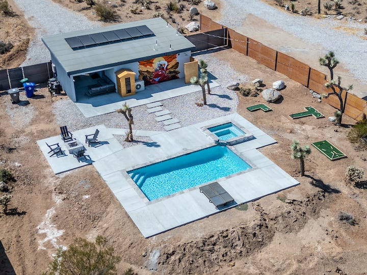 Oasis W Pool, Sauna, Mini Golf Near Natl Park! - Yucca Valley, CA