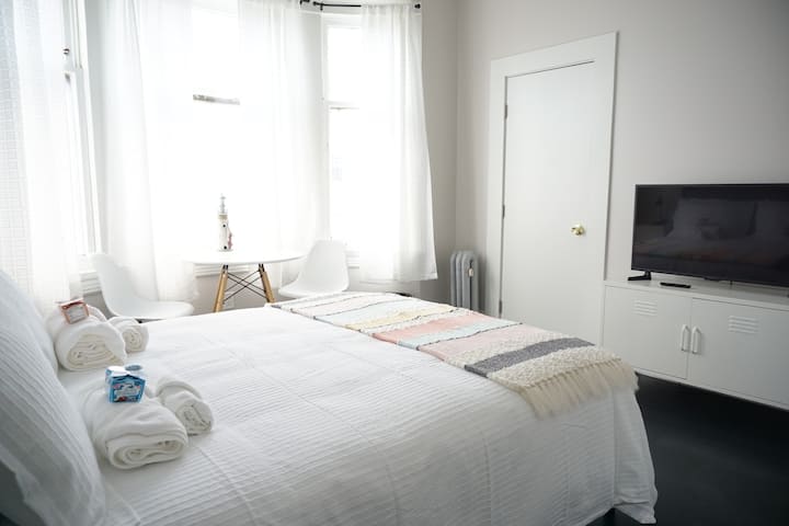 Monroe Studio 405 - Ashbury Heights - San Francisco