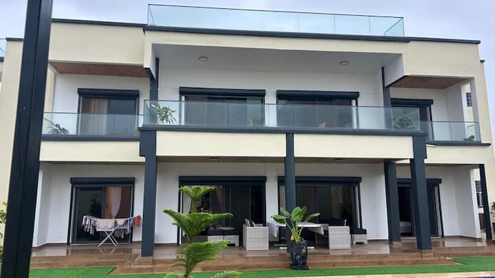 Villa Moderne Ngaparou - Sénégal
