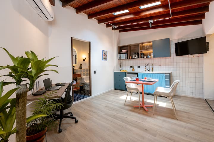 Unique Stylish Studio + Ac/500 Mb - Colombia