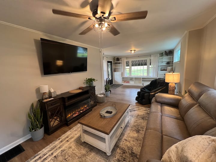 Cozy Cottage With Gazebo Just Off I71 - Waynesville, OH