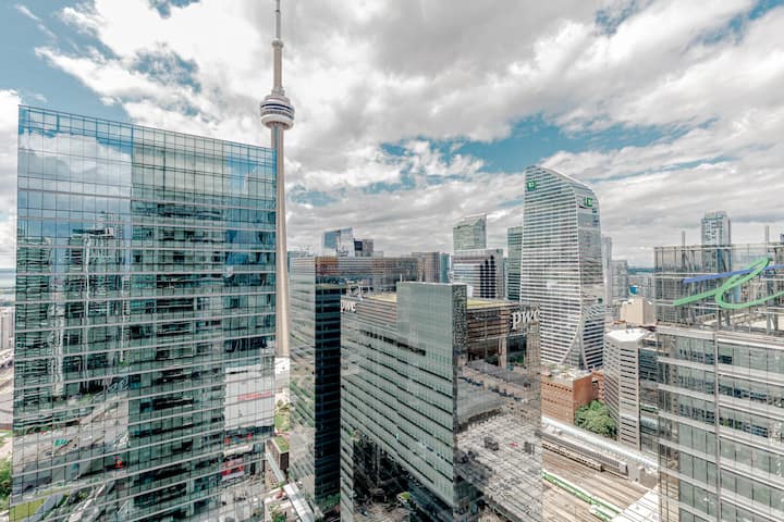 Condo Steps Away From Union Station And Cn Tower - Toronto