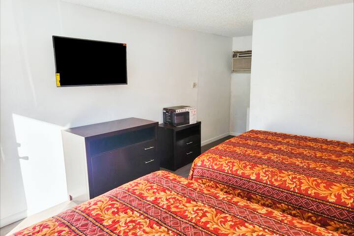 2 Queen Beds Non-smoking | Budget Inn - Palestine, TX