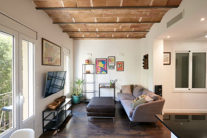Modern Flat Near Sagrada W/workspace & Fast Wifi - Barcelona