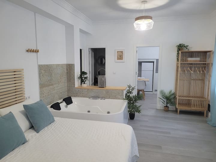 Apartamento Jacuzzi Blanco - Prado del Rey