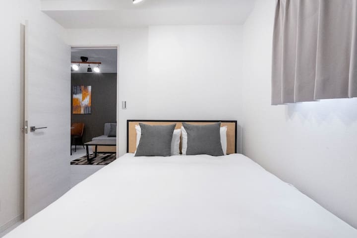 No Elevator/7 Min. Walk To Nearest Sta. / A05 - Osaka