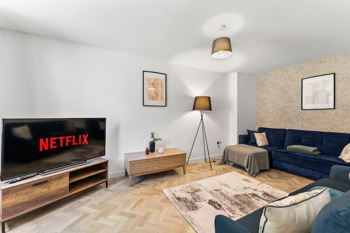 Winter Sale! Large And Stylish Abode In Nottingham - Nottingham