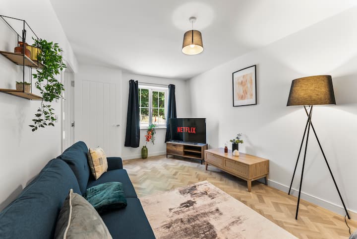 Large And Stylish Abode In Nottingham - Sleeps 15 - Nottingham