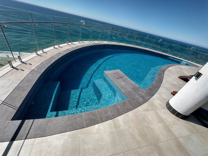 Comfort And Style In Gold Coast - Surfers Paradise