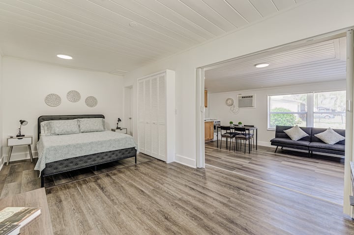 Comfortable 1bdr Apt Near Downtown & Lake Parker - 레이클랜드