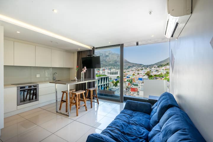 Stylish 1-bed Apt, Scenic Views - Cape Town
