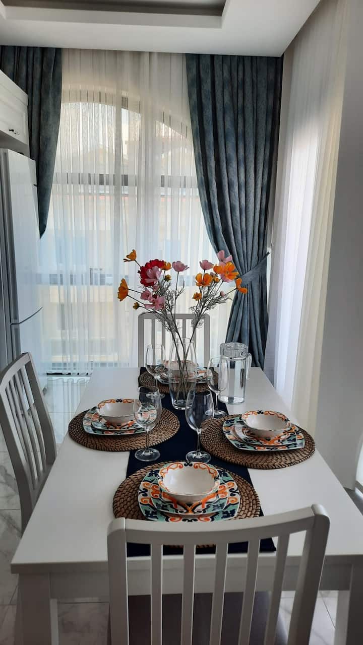 Alanya Gem: Chic 2-br Apartment - Alanya