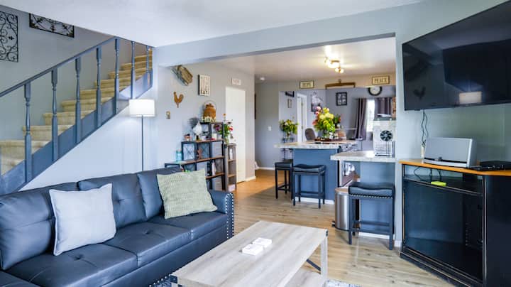 Comfy Home Off Of I-5. - State of Washington