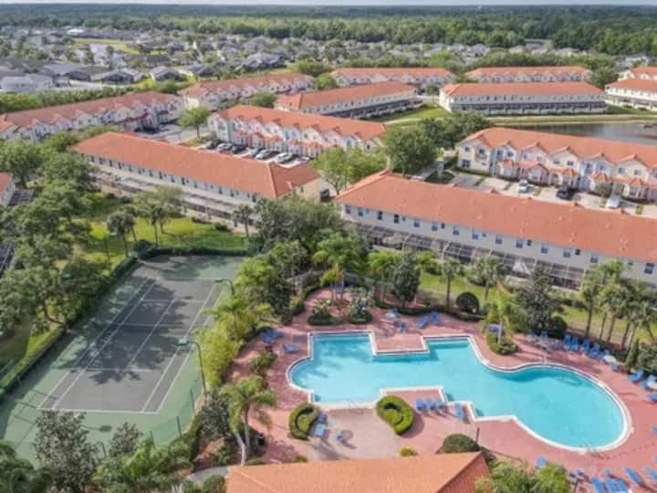 Magical Townhouse Near Disney With Private Hot Tub - Kissimmee, FL