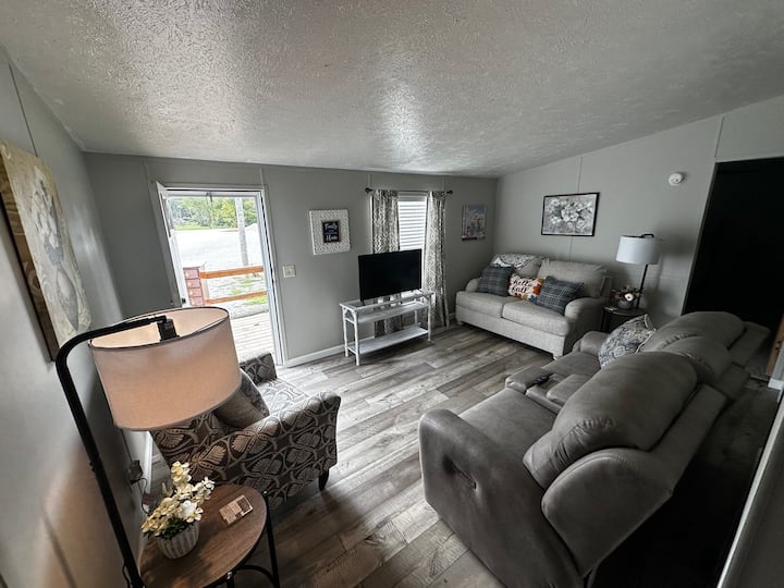 Cozy Hidden Gem In Elizabethtown - Elizabethtown, KY