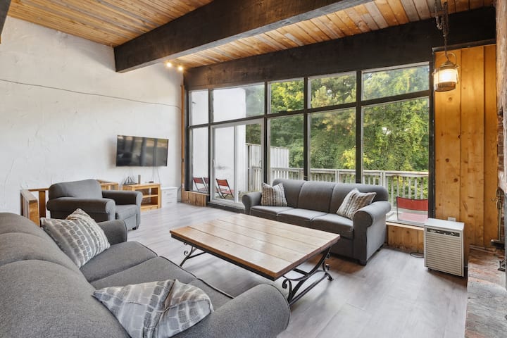 Charming Birch View Chalet, Minutes To Village - Thornbury