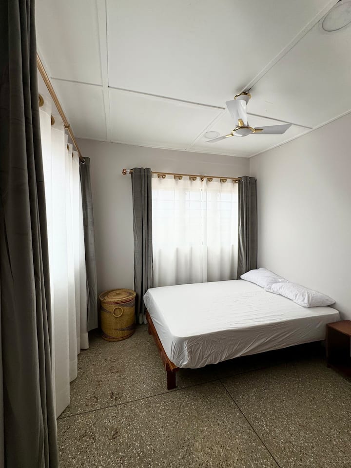 Room In Accra - Accra