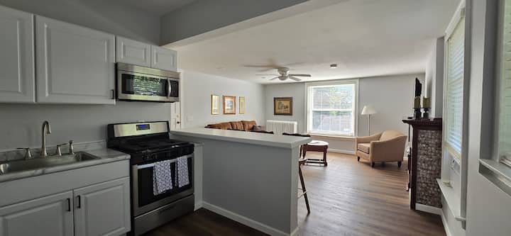 Bright And Spacious Appartment - Rockford, IL
