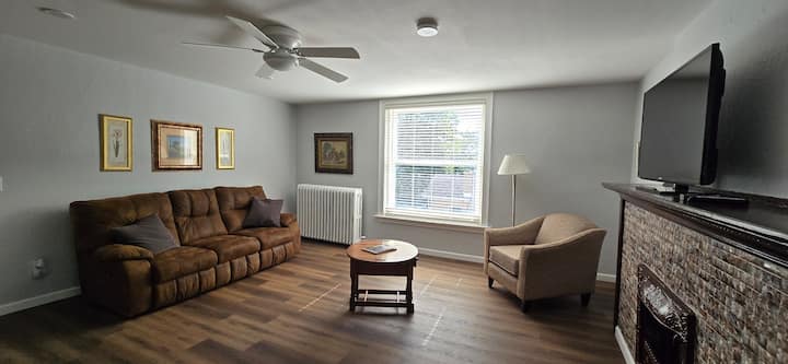 Bright And Spacious Appartment - Rockford, IL