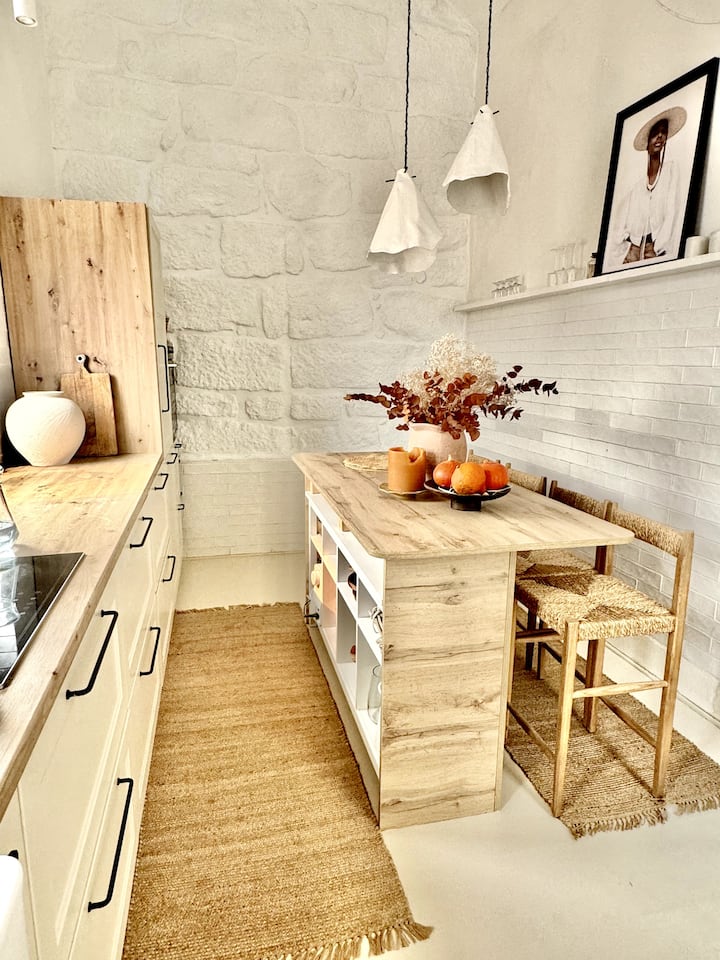 Beige Tranquil Escape By The Sea - Matosinhos