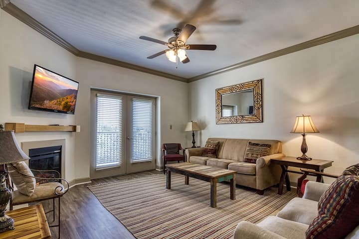 2601 - Mountain View Pigeon Forge Condo - Pigeon Forge, TN
