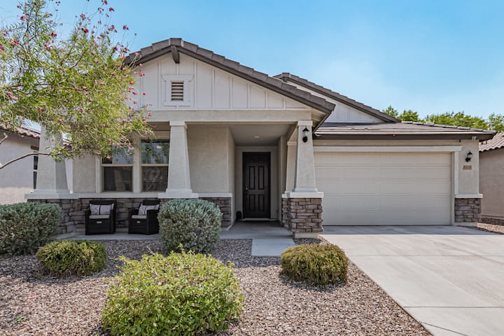 Fun-filled Family Retreat Near Stadiums! - Sun City, AZ
