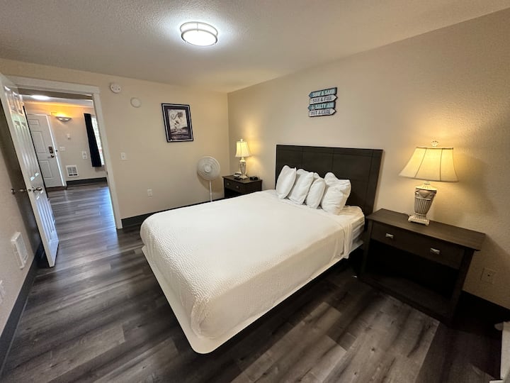 1st Mate Quarters (1 Bd Suite) - Long Beach, WA