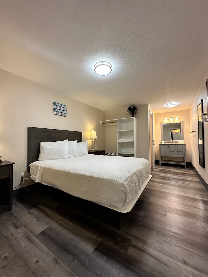 1st Mate Quarters (1 Bd Suite) - Long Beach, WA