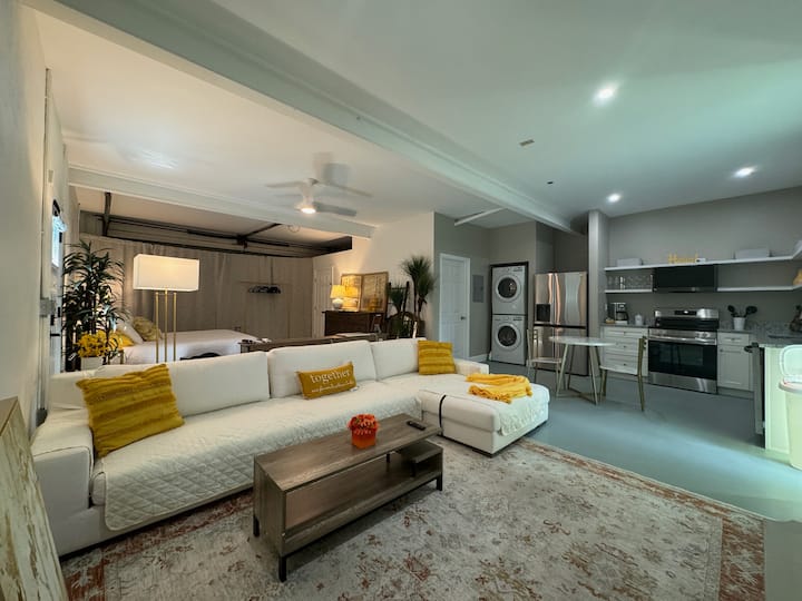 Studio Getaway Retreat - Bonita Springs, FL