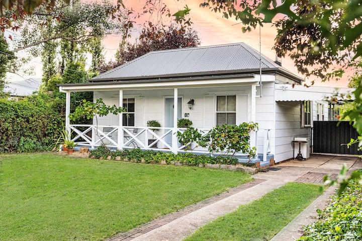 The Little White Cottage—country Elegance Near Cbd - Mudgee