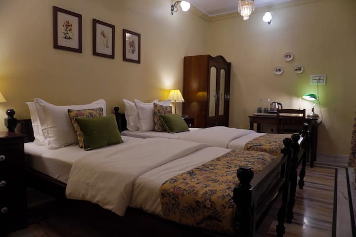 Beige Is Over Looking The Garden - Bikaner