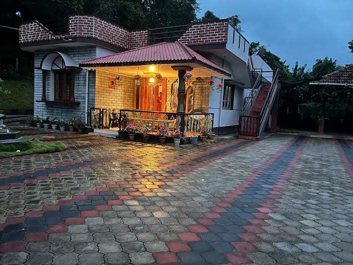 Deluxe Room - Sringeri