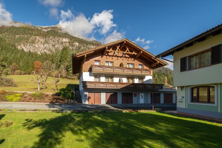 2-bedroom Apartment With A Mountain View - Hermagor