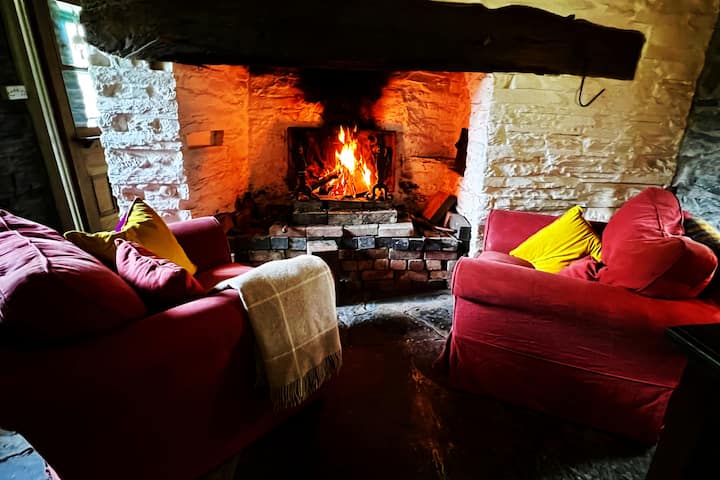 Heart Of Wales 
Very Cosy, Big Fires, Dark Skies - Builth Wells