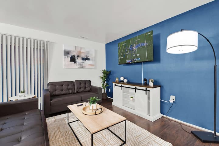 Charming 2bd Getaway– Downtown Birmingham - Troy, MI
