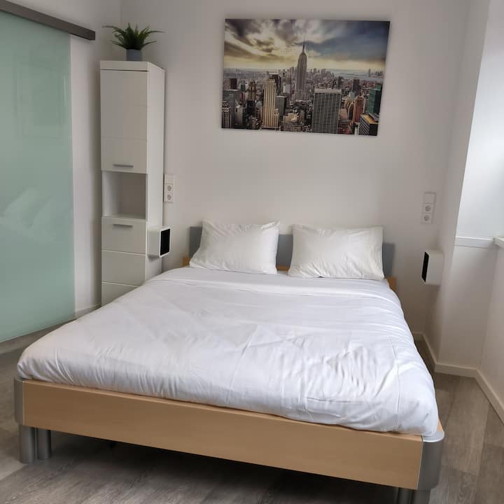 Private Room #3 (2min To Rab), Queen, Gf, Ac - Landstuhl