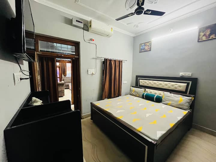 Rekha's Villa - 瓜廖爾
