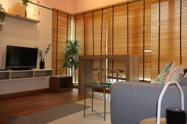Elevated Comfort | 1br On High Floor@ Regalia Pwtc - Kuala Lumpur