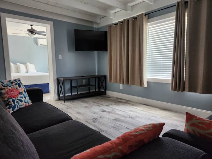 Kingsail Resort Apartment 102 - Marathon, FL
