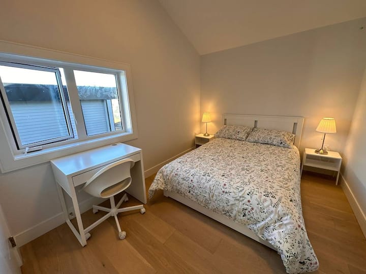 E Georgia St, Room For 1 Guest, U2 - Vancouver